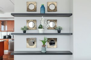 King Suite with Balcony and Mountain View | Roupa hipoalergénica, com decoração personalizada 