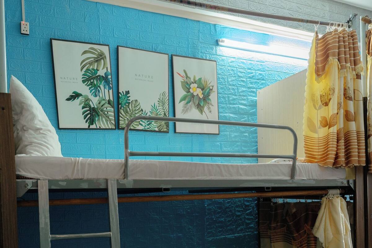 Bed in 4-bed mixed dormitory | 1 quarto, camas de colchão Select Comfort, cortinas/cortinados opacos