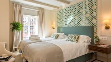 Apartamento (4 Bedrooms) | 4 quartos, ferros/tábuas de passar roupa, Wi-Fi de cortesia