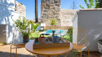 Casa (5 Bedrooms) | Vista para o jardim