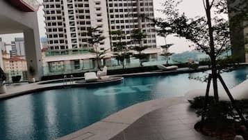 Piscina interna, piscina externa