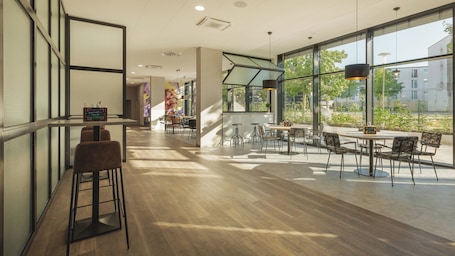 Restaurante. Holiday Inn - the niu, Leo Nuremberg by IHG