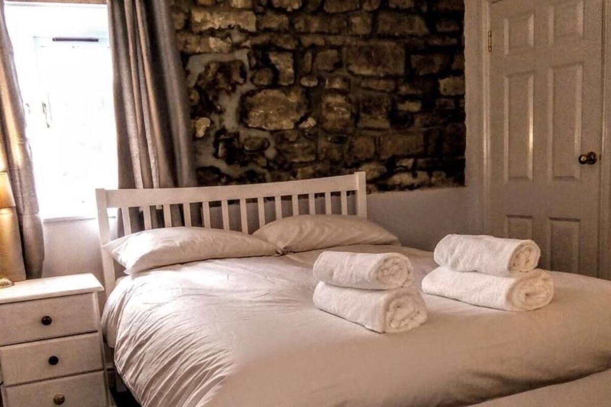 Quarto casal standard, no piso térreo | Cortinas blackout, Wi-Fi de cortesia, roupa de cama