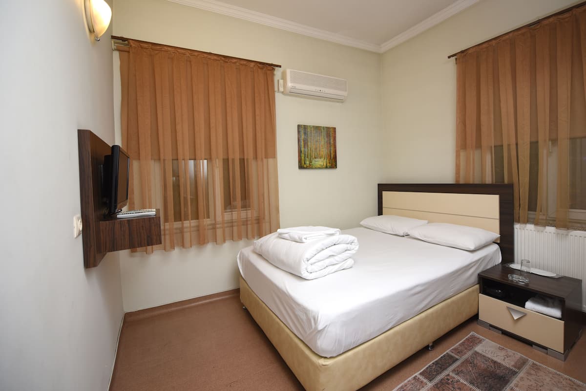 Quarto Duplo Básico | Wi-fi grátis, roupa de cama fornecida