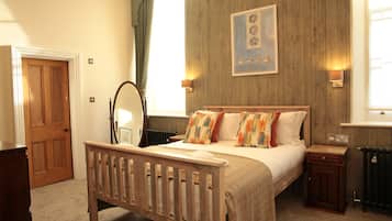 Quarto casal | Individualmente decorados, individualmente mobiliados, escrivaninha