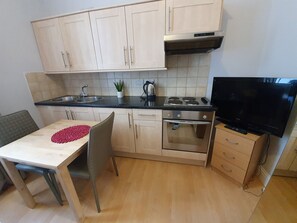Estúdio | Cozinha privada | Minifrigorífico, um micro-ondas, um forno, uma placa de cozinha