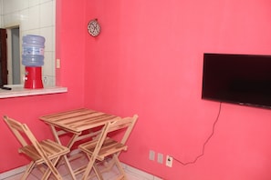TV de ecrã plano, leitor de DVD 