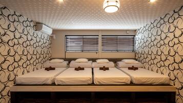 Apartamento superior (201) | 1 quarto, Wi-Fi de cortesia, roupa de cama