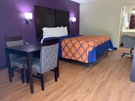 Cortinas/cortinados opacos, ferro/tábua de engomar, Wi-fi grátis 