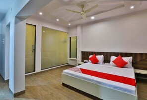 Quarto casal superluxo | Wi-Fi de cortesia, roupa de cama