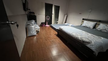 Quarto Triplo Standard | Secretária, quartos insonorizados, Wi-fi grátis