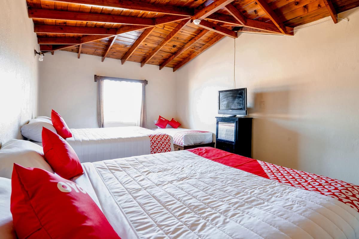 Quarto família | Ferros/tábuas de passar roupa, Wi-Fi de cortesia, roupa de cama