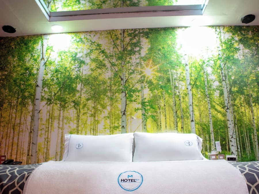 Cofre com capacidade para portátil, com decoração personalizada