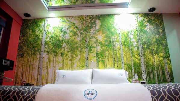 Cofre com capacidade para portátil, com decoração personalizada 