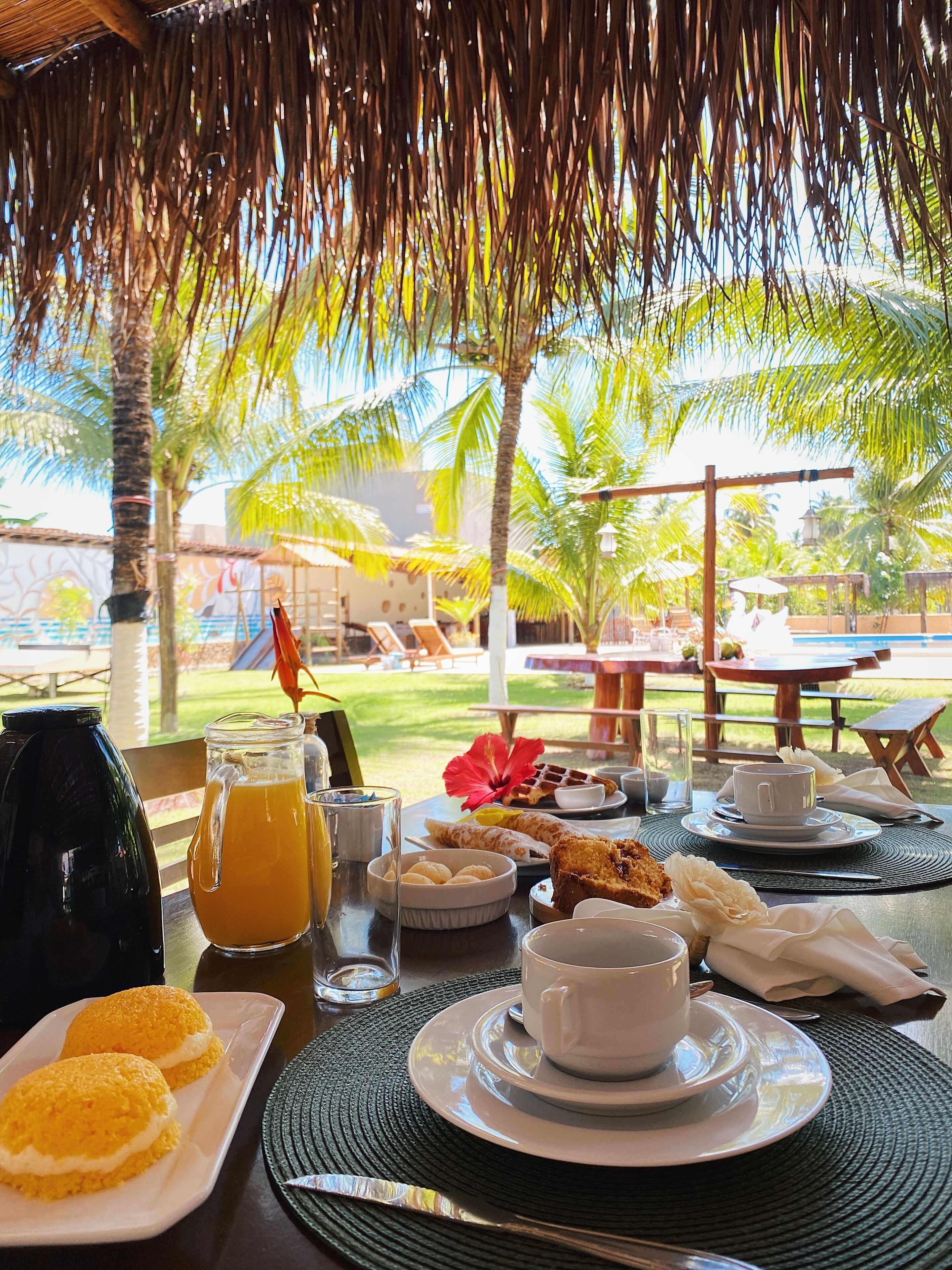 Café da manhã com buffet grátis todos os dias