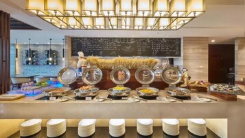 Pequeno-almoço tipo buffet diário mediante uma taxa 