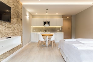 Apartament Royal Hill Residence 3 | Ferro/tábua de engomar, Wi-fi grátis, roupa de cama fornecida 