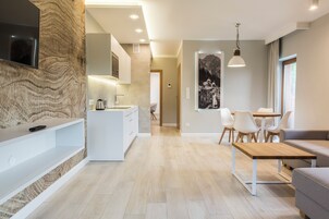 Apartament Royal Hill Residence 7 | Ferro/tábua de engomar, Wi-fi grátis, roupa de cama fornecida 