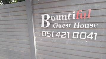 Entrada do alojamento