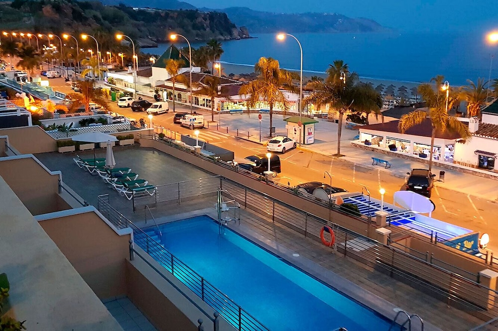 Nerja Bahía Apartamentos - Nerja