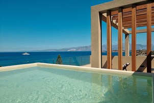 Big Blue Junior Suite Sea View Private Pool | Piscina | Piscina exterior sazonal, espreguiçadeiras 
