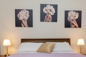 Quarto Panorâmico, casa de banho anexa | Roupa de alta qualidade, secretária, Wi-fi grátis 