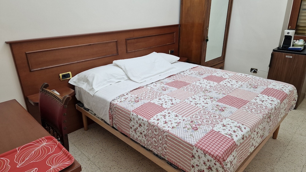 Vittoria Guest House - Battipaglia - Battipaglia