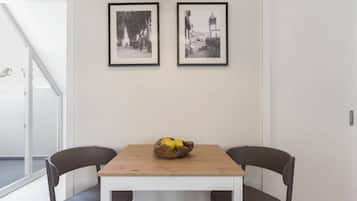 Apartamento (1 Bedroom) | Cozinha privada | Um forno, uma máquina de café expresso, uma cafeteira/bule