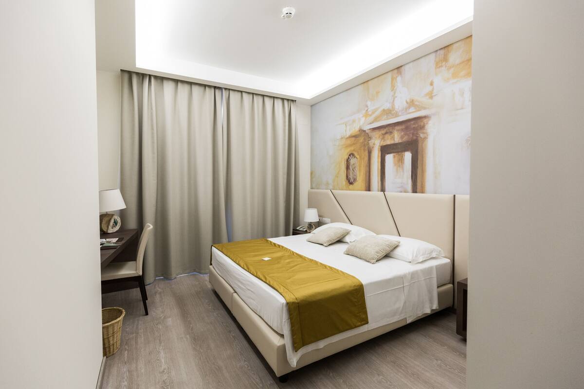 Quarto Duplo ou Twin Clássico (Grand Tour Classica Vista Roma) | Roupa de alta qualidade, cofre no quarto, secretária 