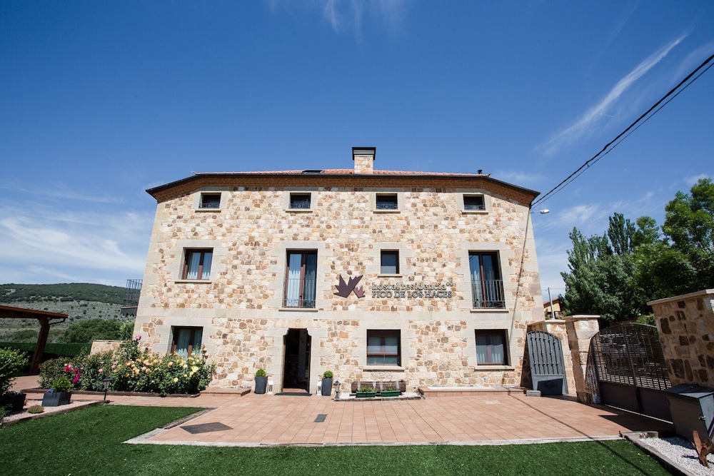 Hostal Residencia Pico De Los Haces - Soria