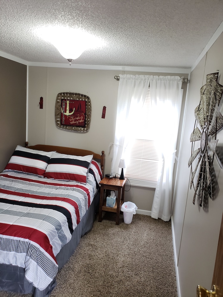 Randy's Rathbun Rental. "Your Home Away From Home" Fully Furnished Sleeps 6 - Iowa