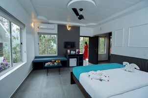 Premium Valley View Room AC with balcony | Sacada