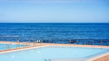 Piscina externa sazonal