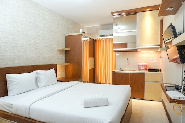Modern Studio Apartment At Cinere Resort - Jakarta