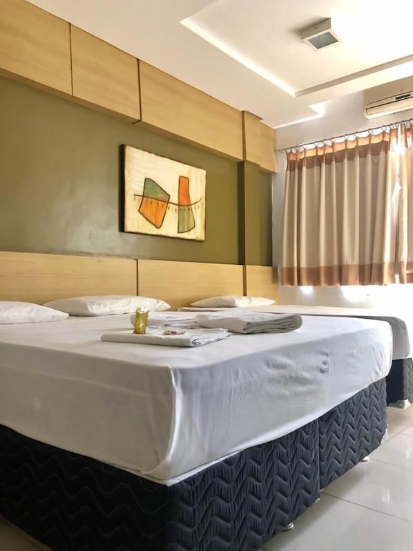 Minibar, Wi-fi grátis, roupa de cama fornecida