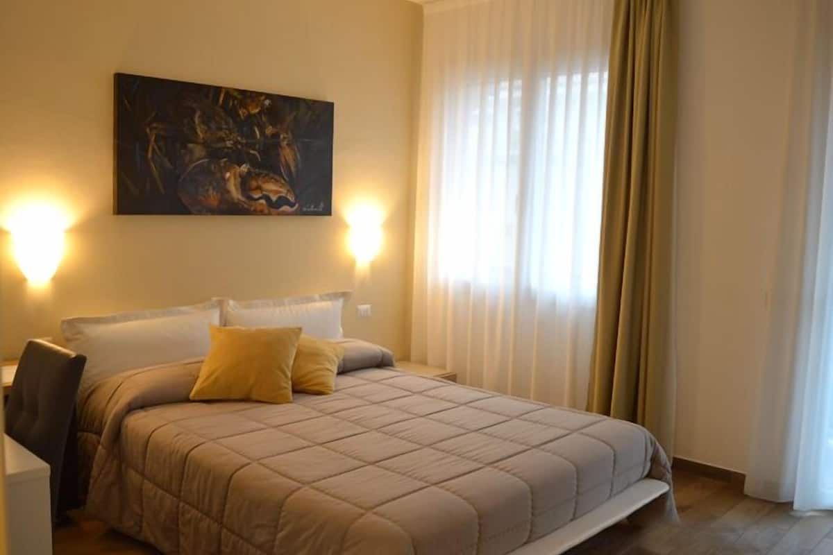 Quarto casal, sacada | 1 quarto, individualmente decorados, individualmente mobiliados