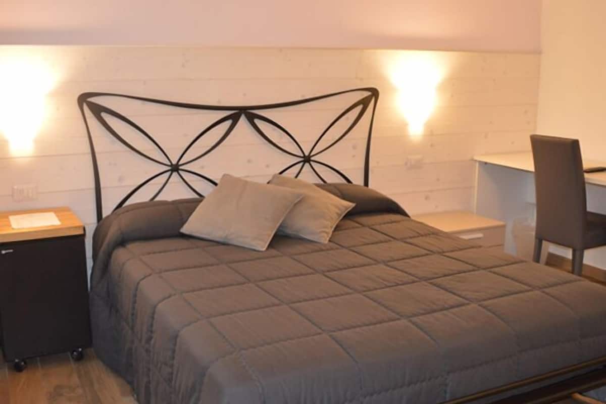 Apartamento conforto, 1 quarto, sacada | 1 quarto, individualmente decorados, individualmente mobiliados