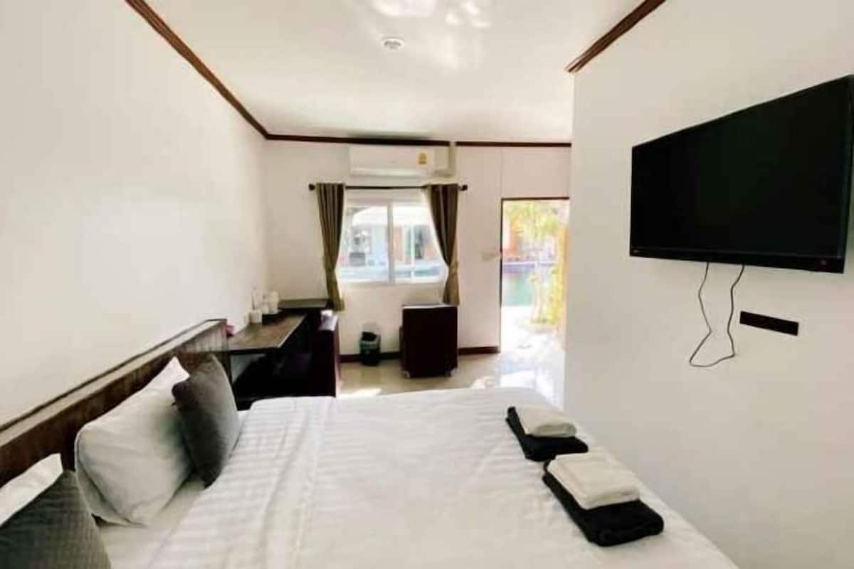 Roupas de cama premium, cofres nos quartos, individualmente decorados