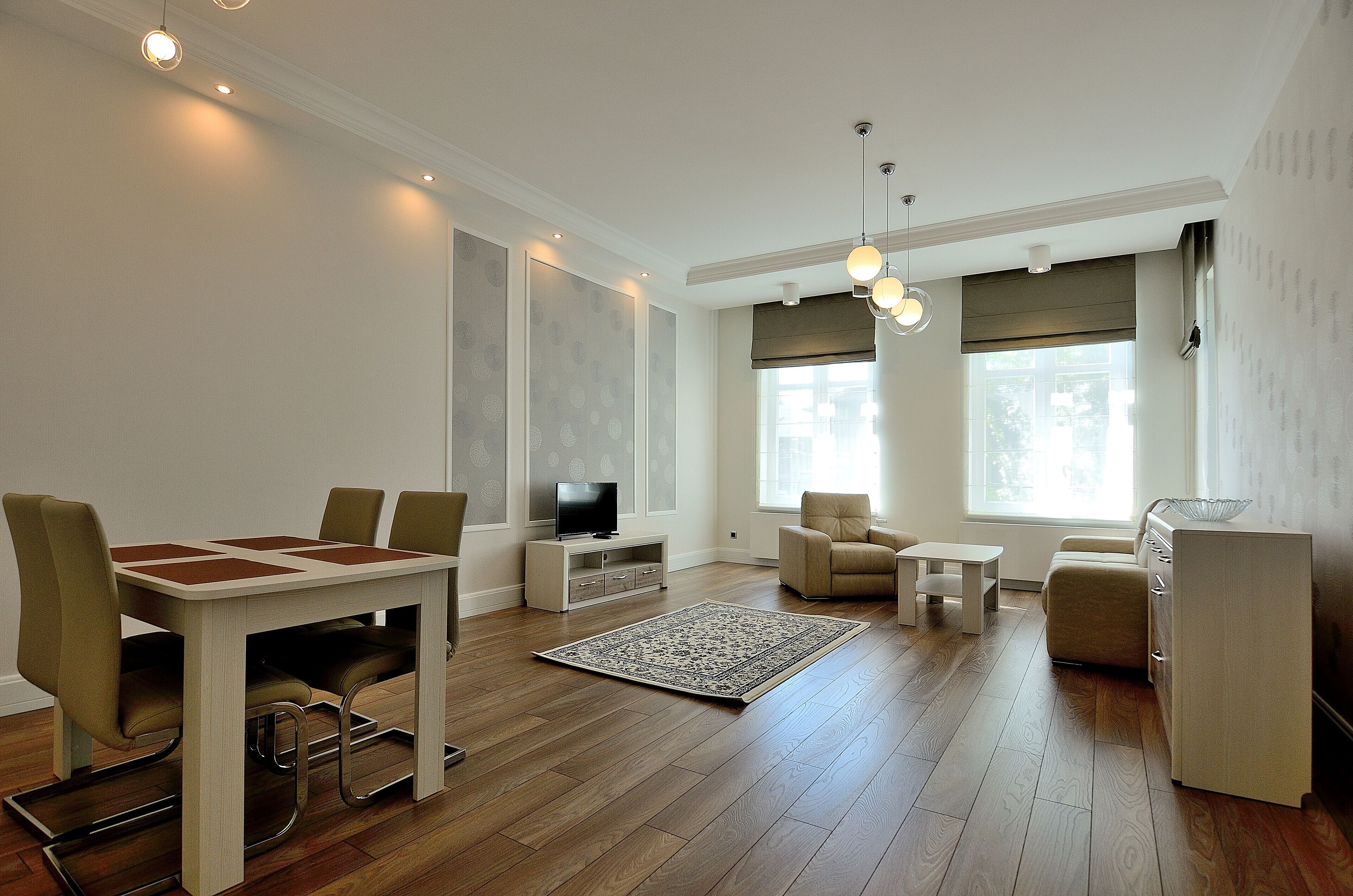 Apartamento | Sala de estar | Televisor de ecrã plano de 36 polegadas com canais via satélite 