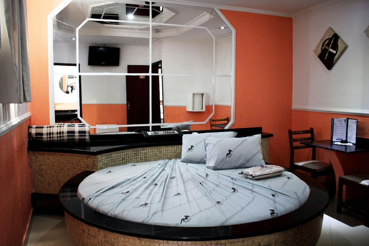 Quarto casal superluxo | Wi-Fi de cortesia