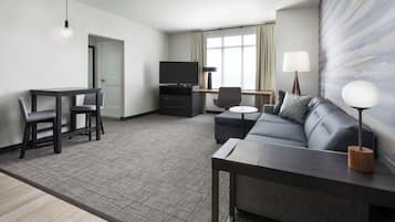Suite, 1 quarto | Sala | TV de ecrã plano, Netflix, Hulu, serviços de streaming