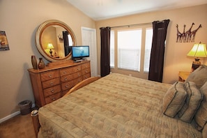 Apartamento, várias camas (7669 Windsor Hills) | 3 quartos, berço de viagem, Wi-fi grátis