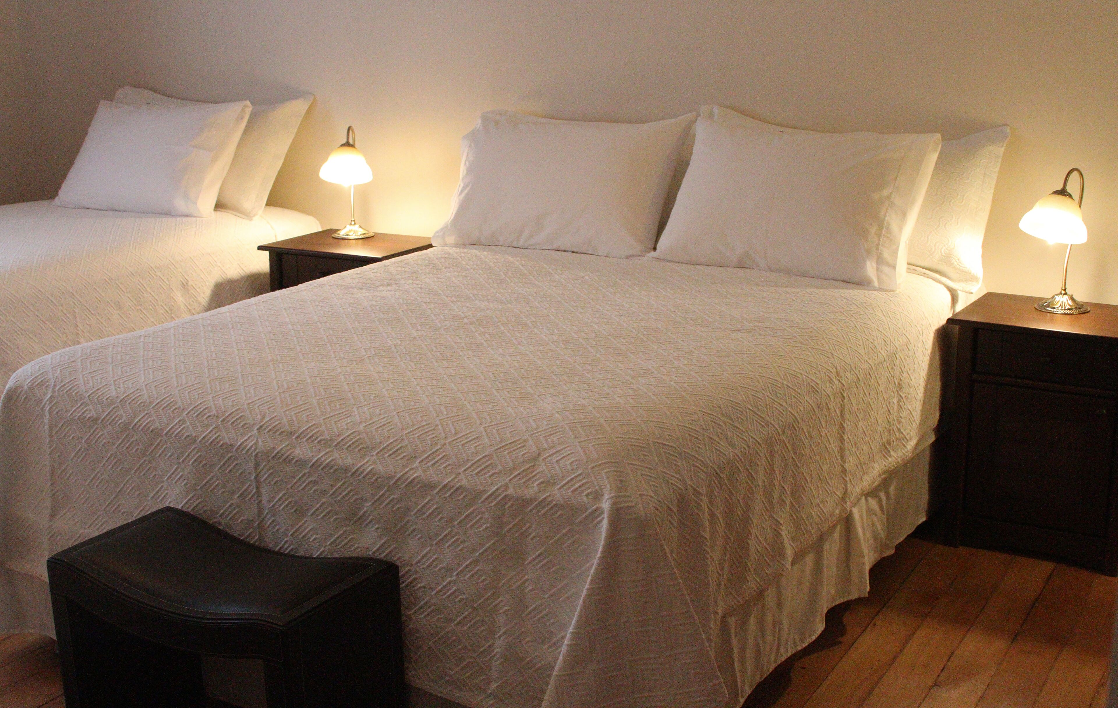 Quarto superior | Individualmente mobiliados, escrivaninha, quartos à prova de som