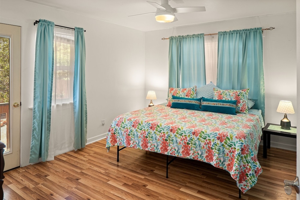 Charming Home! Views! - Susan Way - S052 - Munds Park, AZ