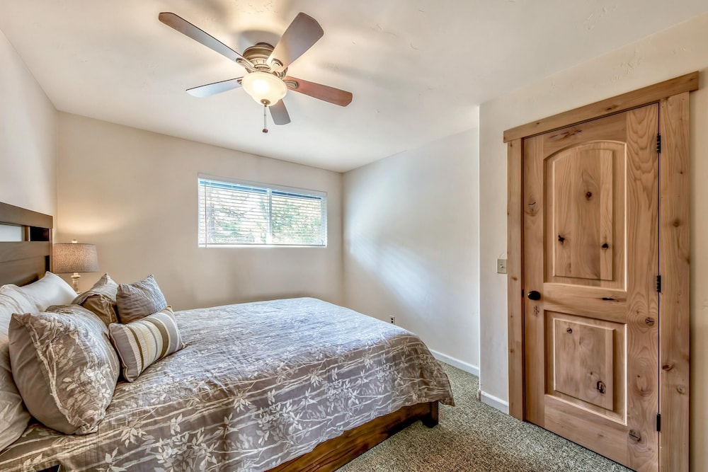 Navahoe Charming Cabin 3br,2ba - Fallen Leaf Lake, CA