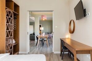 Cobertura superluxo, 2 quartos, vista para a cidade | 2 quartos, edredons de pluma, escrivaninha