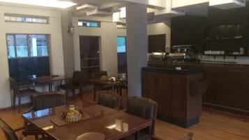 Pequeno-almoço preparado no momento diário incluído