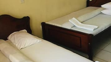 Quarto Twin | Secretária, secretária adequada para computadores portáteis