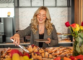 Café da manhã com buffet todos os dias (ISK 3600 por pessoa) 