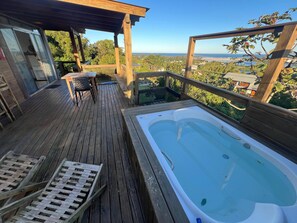 Sagittarius (B3) com Jacuzzi com Hidromassagem - Chalés e Bangalôs Ibiraquera | Comodidade do quarto